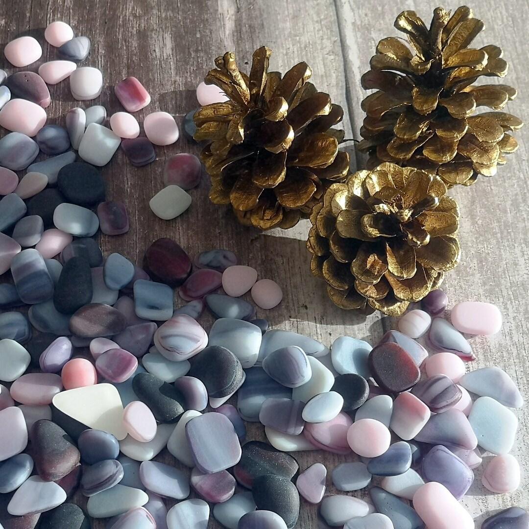 Tumbled Glass - Pink, Purple & White Colour Mix - Mixed Sizes / Amounts ...
