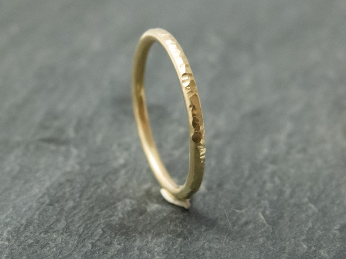 Ring 333 Gold 8 CT gehämmert Rundprofil - Etsy.de