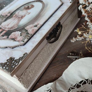 Retro Girl-themed Memory Box - Unique Vintage Collector’s Item-charming ...