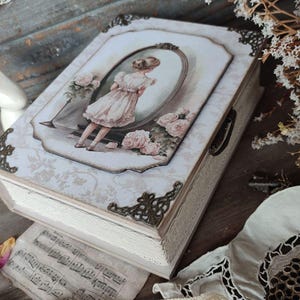 Retro Girl-themed Memory Box - Unique Vintage Collector’s Item-charming ...