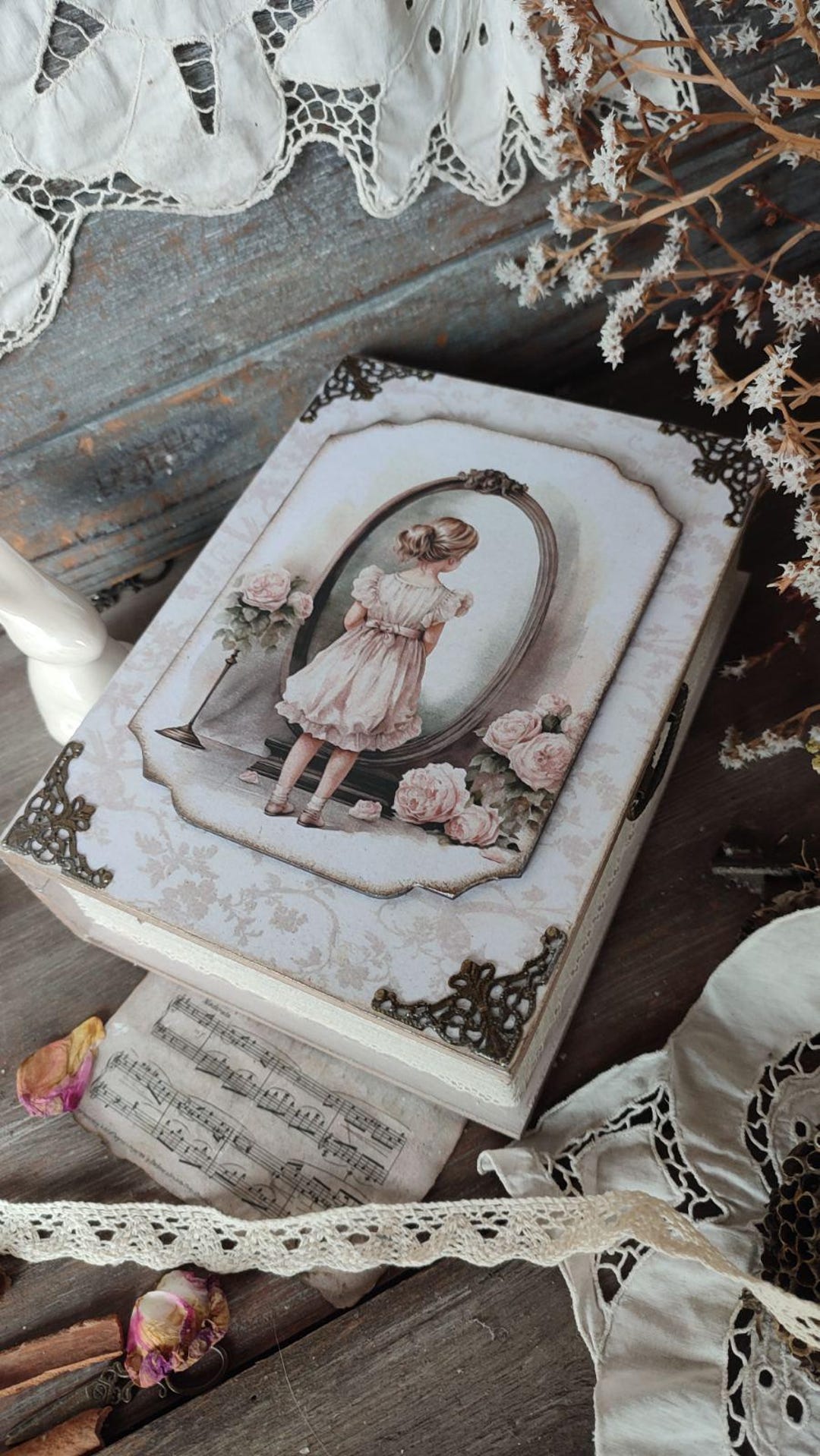 Retro Girl-themed Memory Box - Unique Vintage Collector’s Item-charming ...