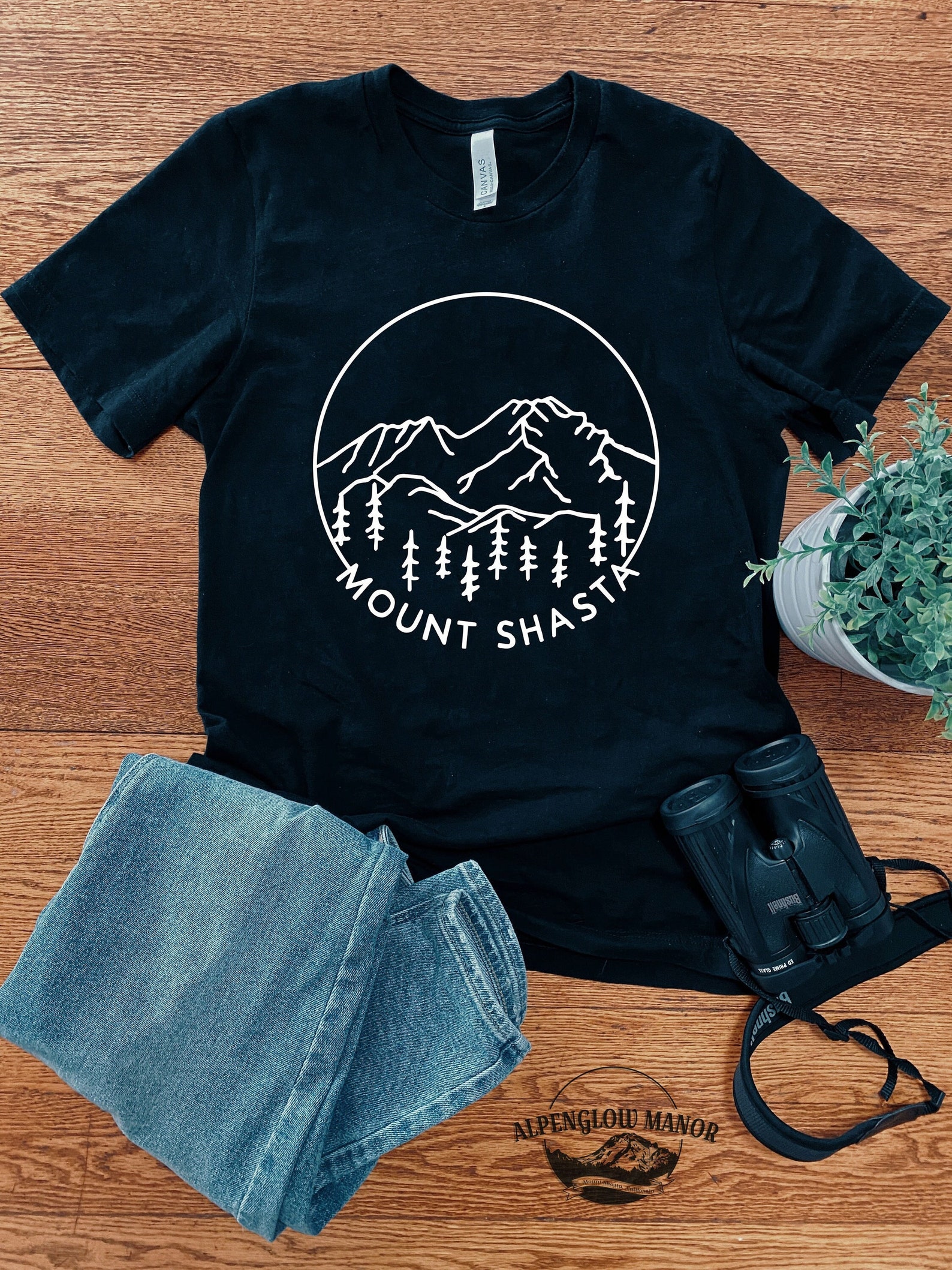 Mount Shasta Minimalist T-shirt Mountain Themed T Shirt - Etsy
