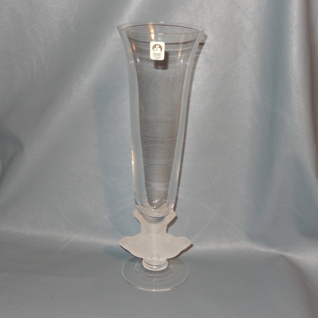 Vintage Tall 11" SASAKI Crystal Vase Frosted DOVES Love Birds Satin Art ...