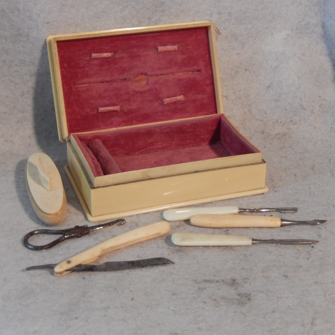 French Ivory Pyralin Celluloid Vanity Nail Set Box CORN Straight RAZOR ...
