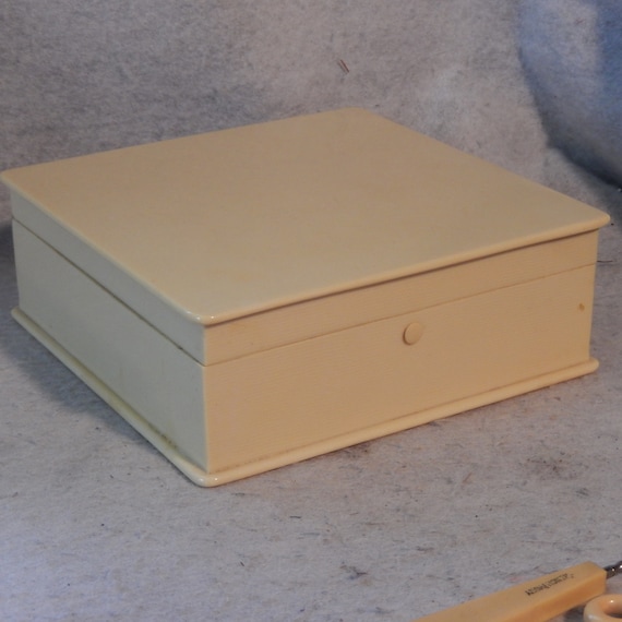 French Ivory PyRaLin Celluloid Vanity Box Mirror DuBa… - Gem