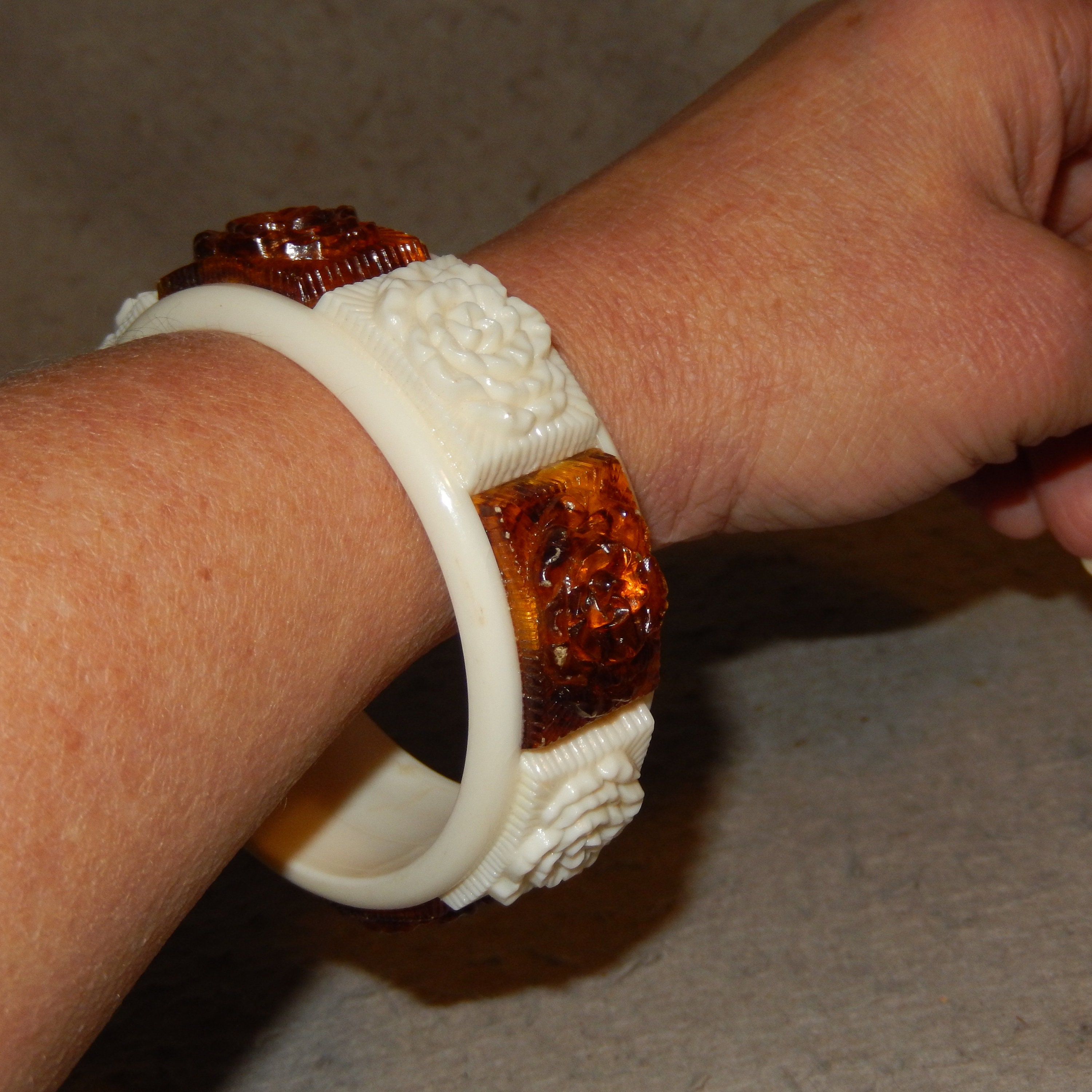Vintage Carved Bangle Bracelet Plastic Cream Tortoise Sarah Coventry ...