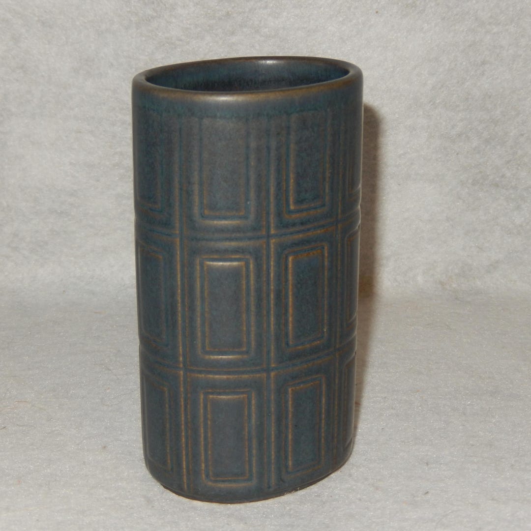 ARABIA FINLAND Vintage Art Pottery VASE Geometric Goran Back Matte Blue ...