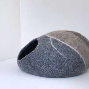 Pebble Wool Felted Cat Cave, Modern Pet Furniture, Cat Lover Gift, Cozy ...