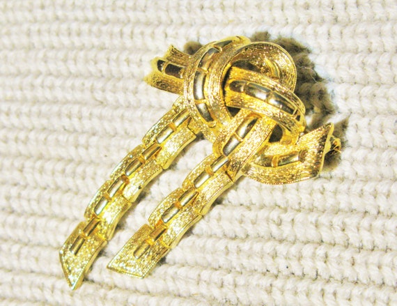Jewelcraft Knot Brooch Articulated Gold Tone Bow Pin … - Gem