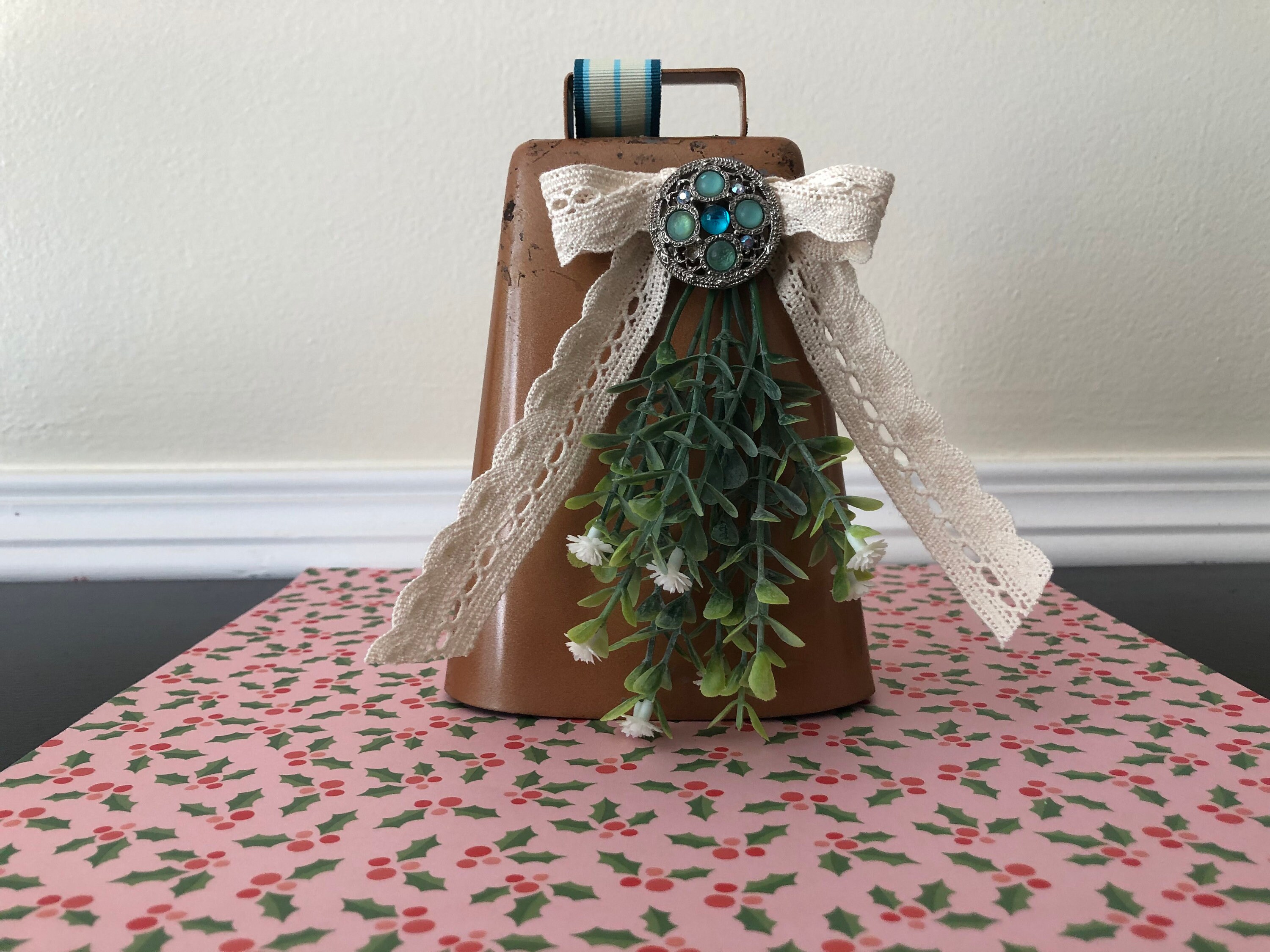 Vintage Cowbell Christmas Decor - Etsy