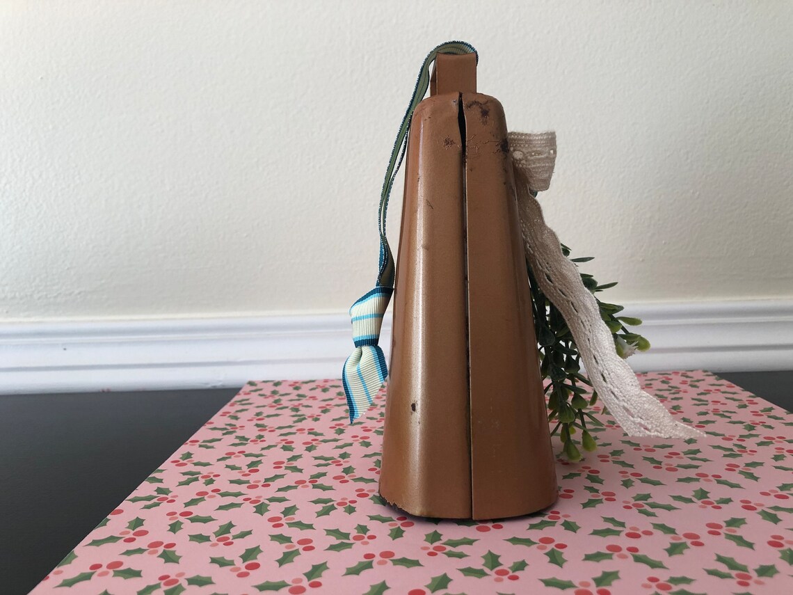 Vintage Cowbell Christmas Decor - Etsy