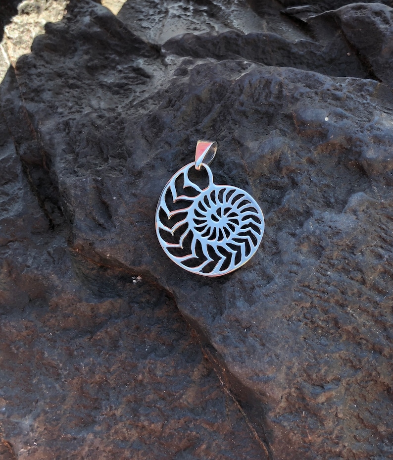 Sterling Silver Shell Pendant - Etsy