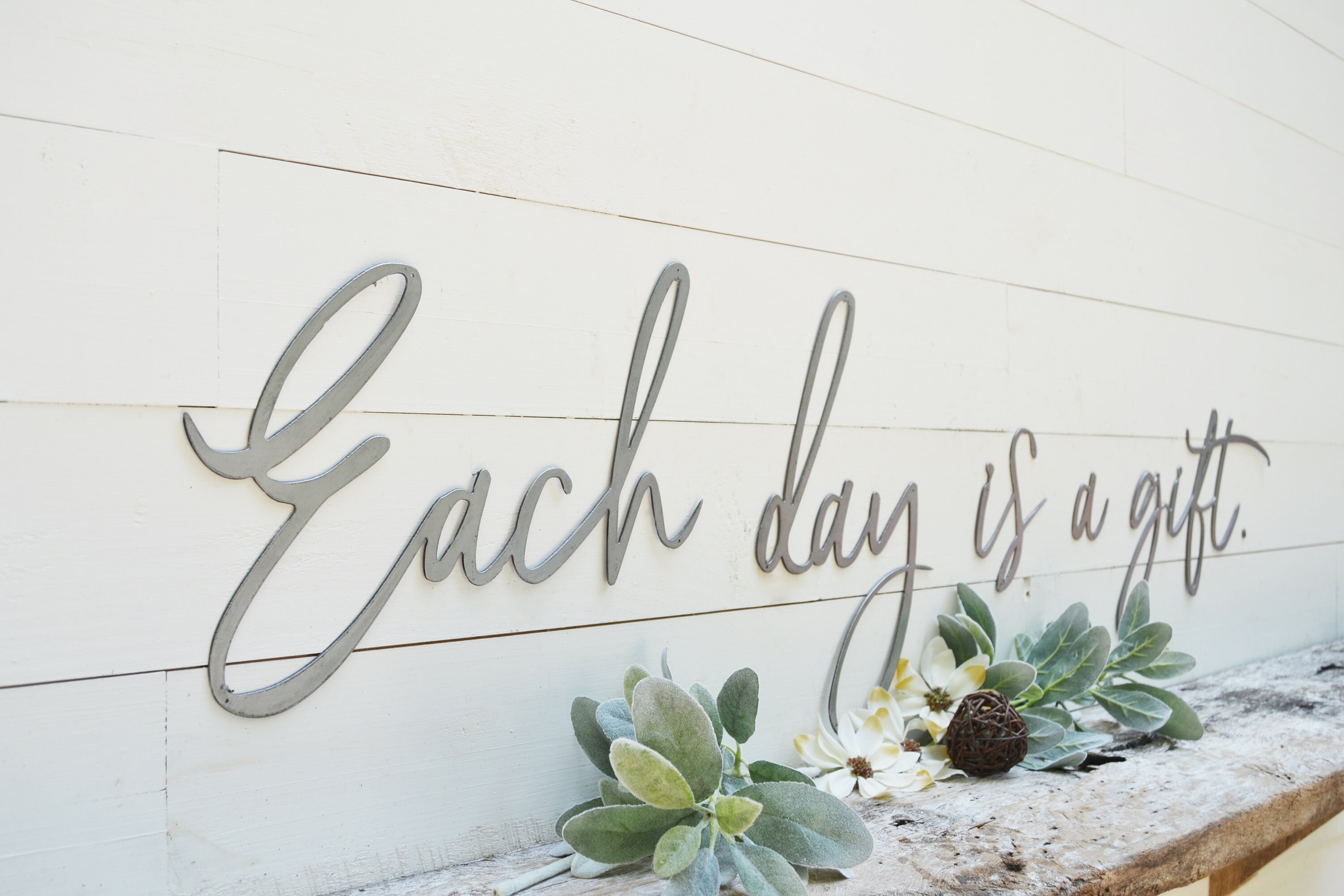 Each Day is a gift metal sign gift metal phrase gift | Etsy