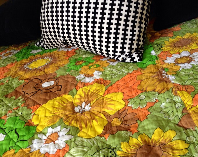 Vintage Twin Size Mod Quilt, Mod Bedding, Floral, Groovy, Hippie Chic ...