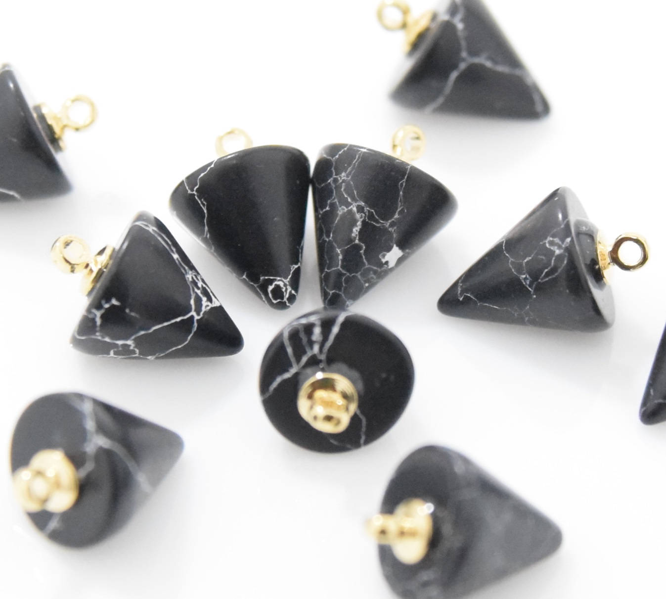 Black Howlite Horn Pendant . Turquoise Horn Pendant . Howlite | Etsy