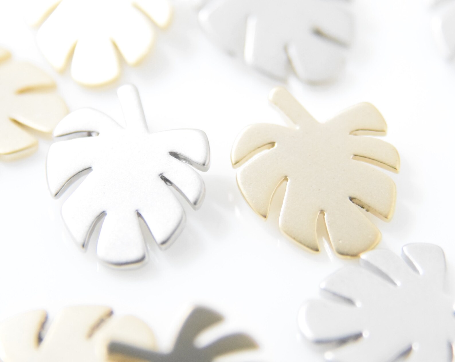 Monstera Pendant . Tropical Foliage Pendant . Leaf Pendant . Leaf Charm ...