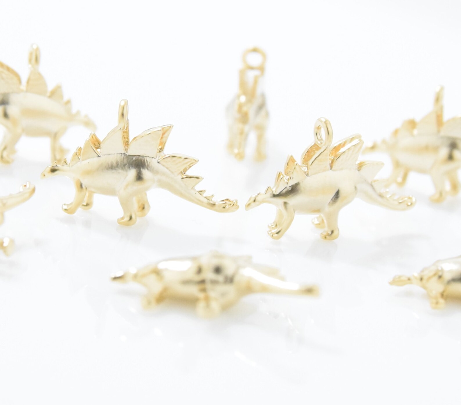 Dinosaur Pendant . Dinosaur Charm . Dinosaur Beads . 16K Matte | Etsy