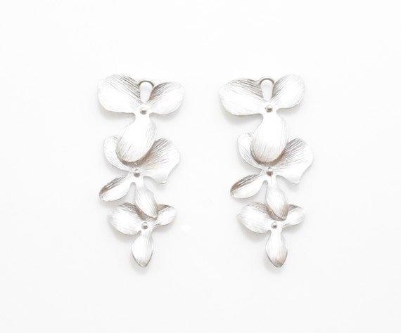 Cascading Flower Connector. Linked Flower Charm . Flower | Etsy