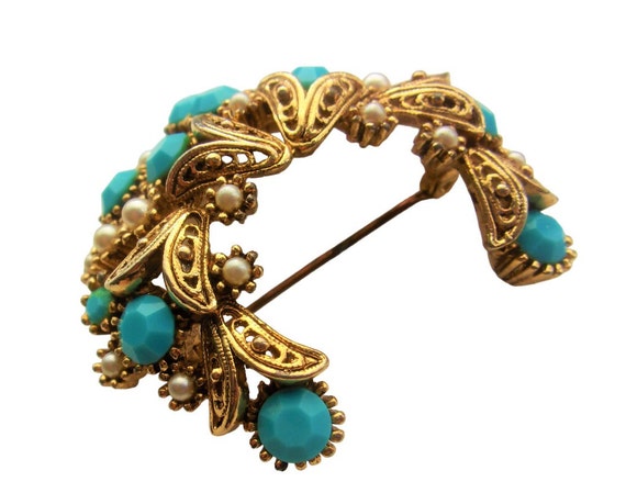 Vintage Sphinx Brooch: Turquoise Pearl, Gold-Blue Vic… - Gem