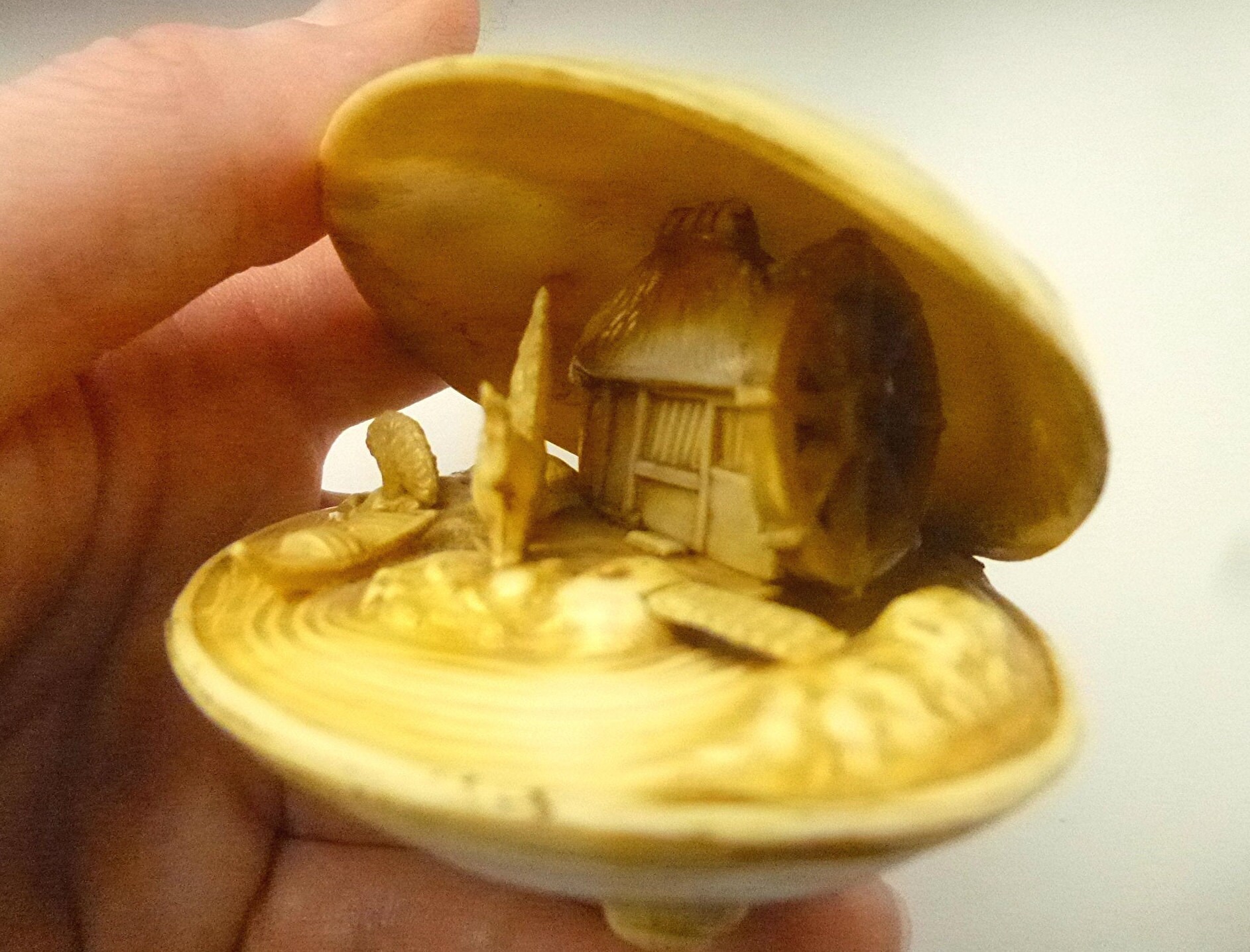 1940sjapan Celluloid Diorama Clam Shell Diorama Figurine Mini Diorama ...