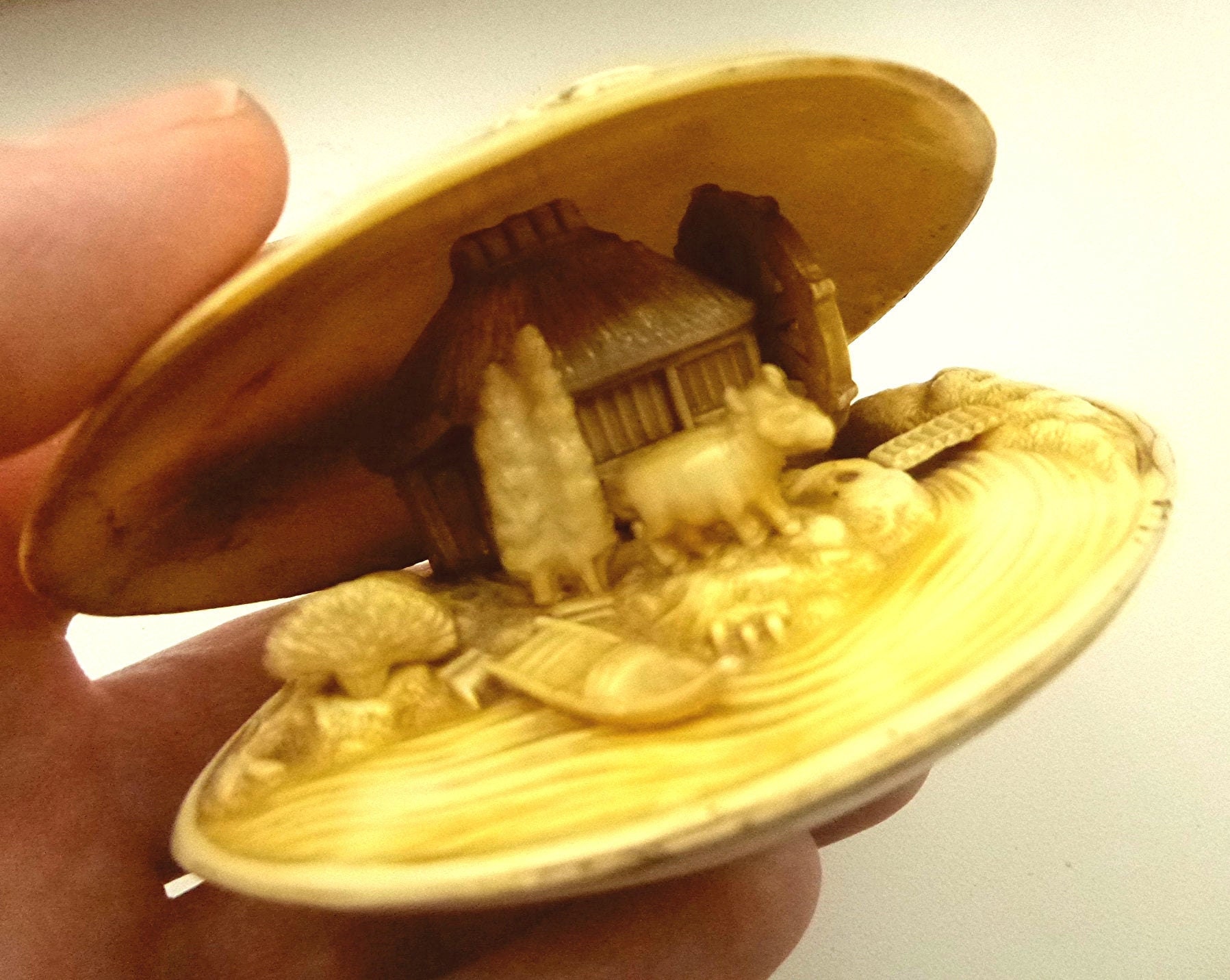1940sjapan Celluloid Diorama Clam Shell Diorama Figurine Mini Diorama ...