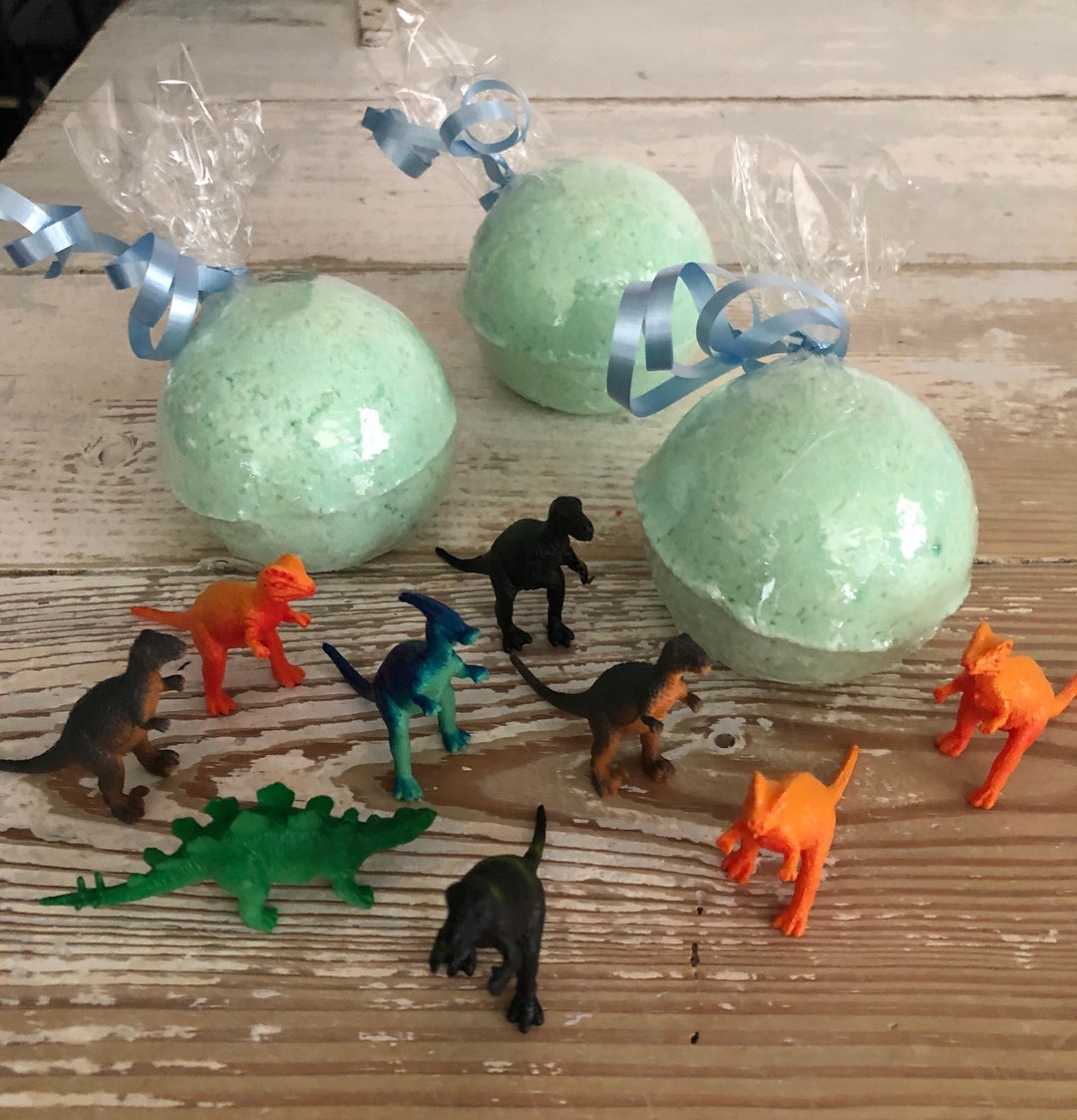 SIX Dinosaur Surprise Bath Bombs / Bath Bombs With Toy / Bath Fizzy ...