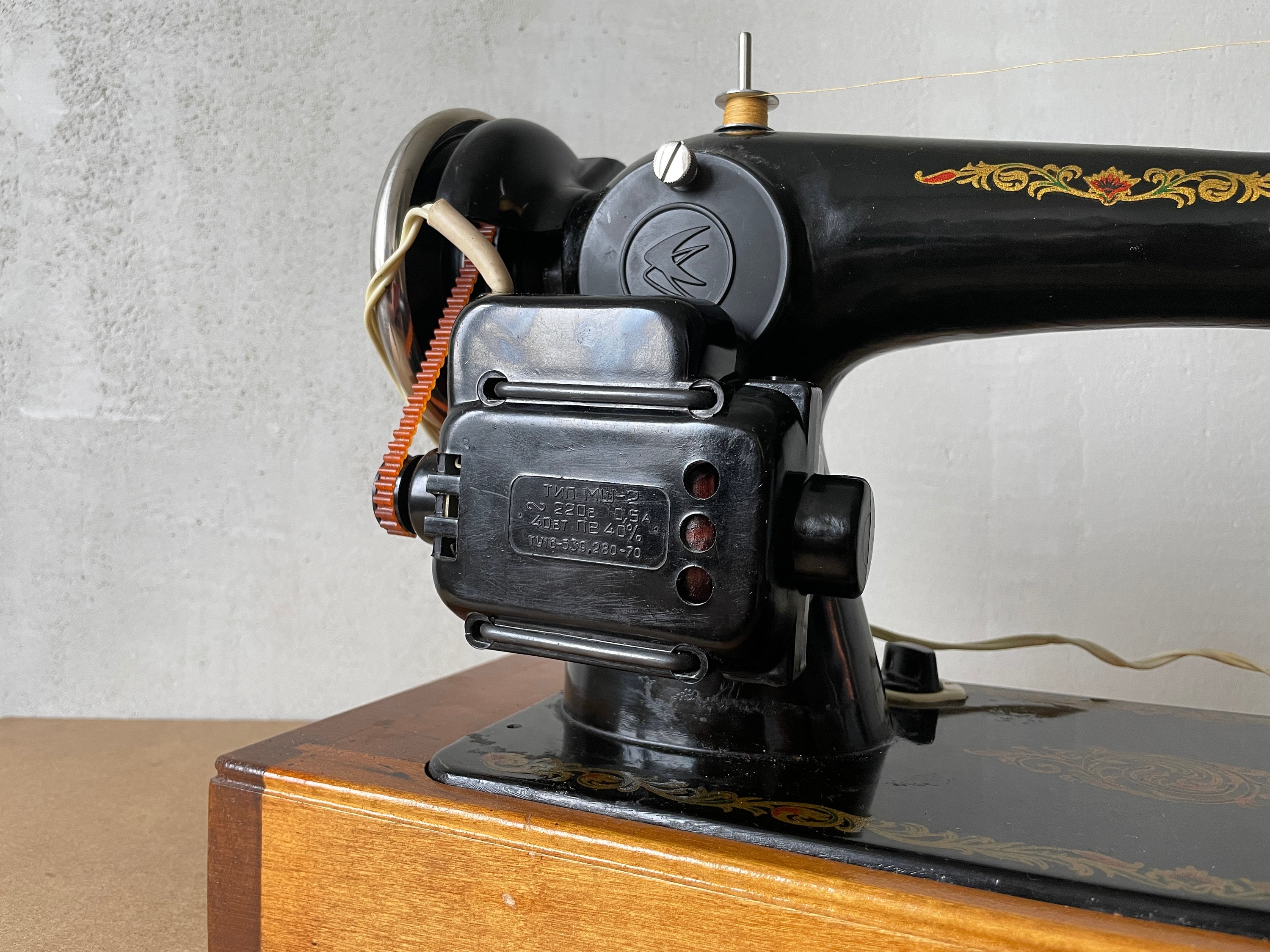 Vintage PMZ USSR Sewing Machine With Case, Rare Electric Sewing Machine ...
