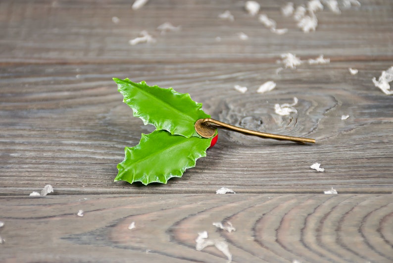 Holly brooch pin holly berries Xmas accessories Christmas | Etsy