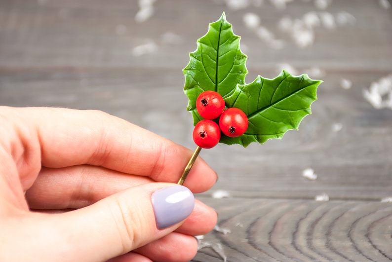 Holly brooch pin holly berries Xmas accessories Christmas | Etsy