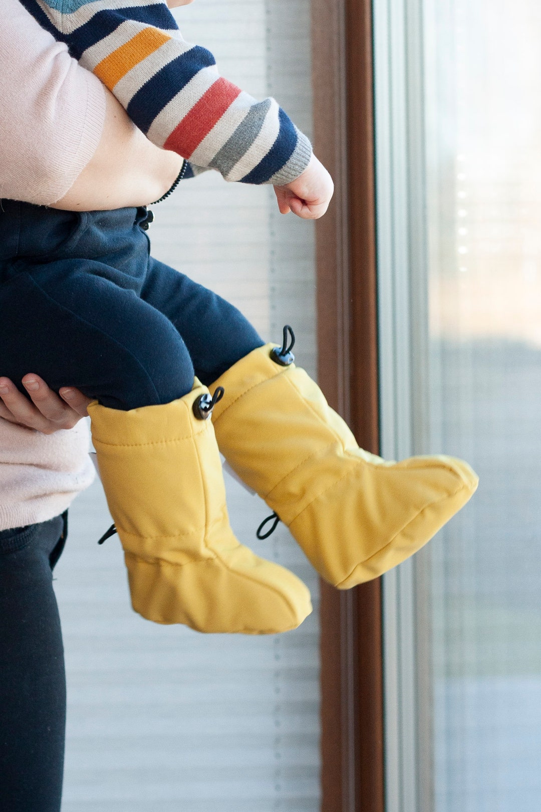 Fun2bemum 0-1 Year Babywearing Softshell Boots, Stay-put Booties ...