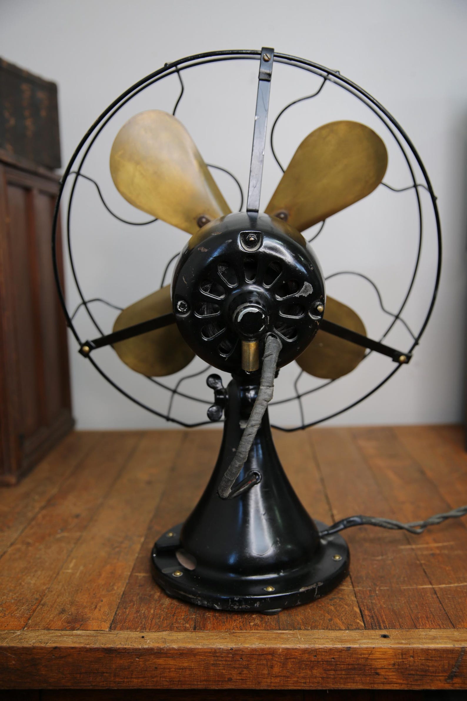 Antique Peerless Front Oscillating Electric Motor Fan 16" Brass Blade ...