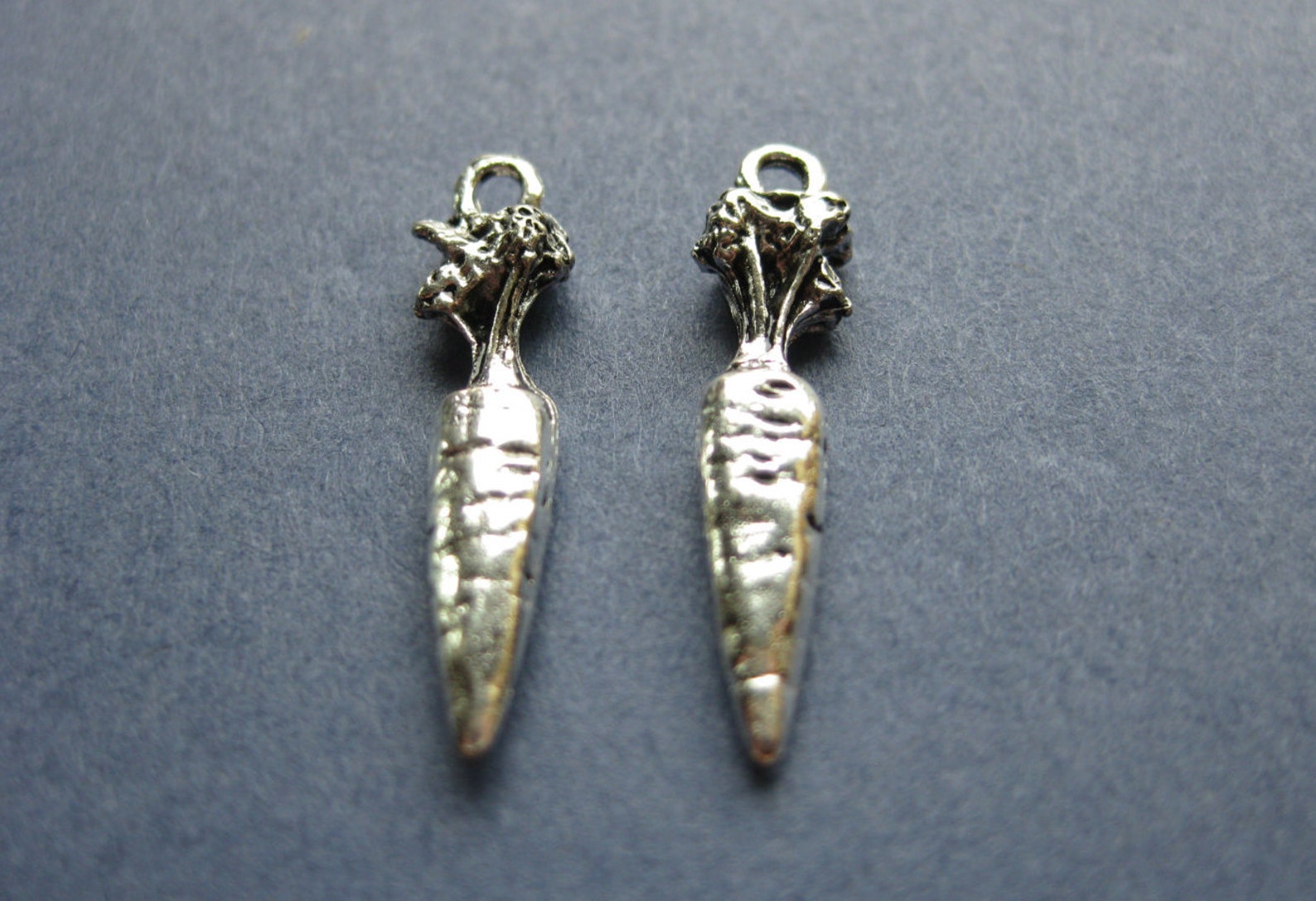 10 Carrot Charms - Carrot Pendants - Vegetable Charm - Carrot - Food ...