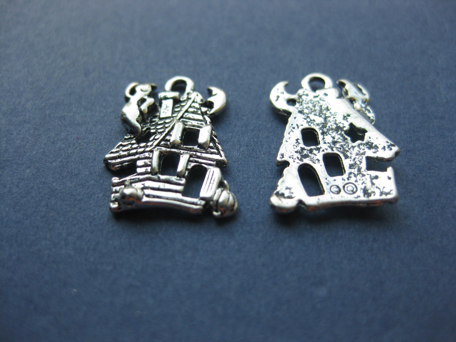10 Haunted House Charms Haunted House Pendants Halloween - Etsy