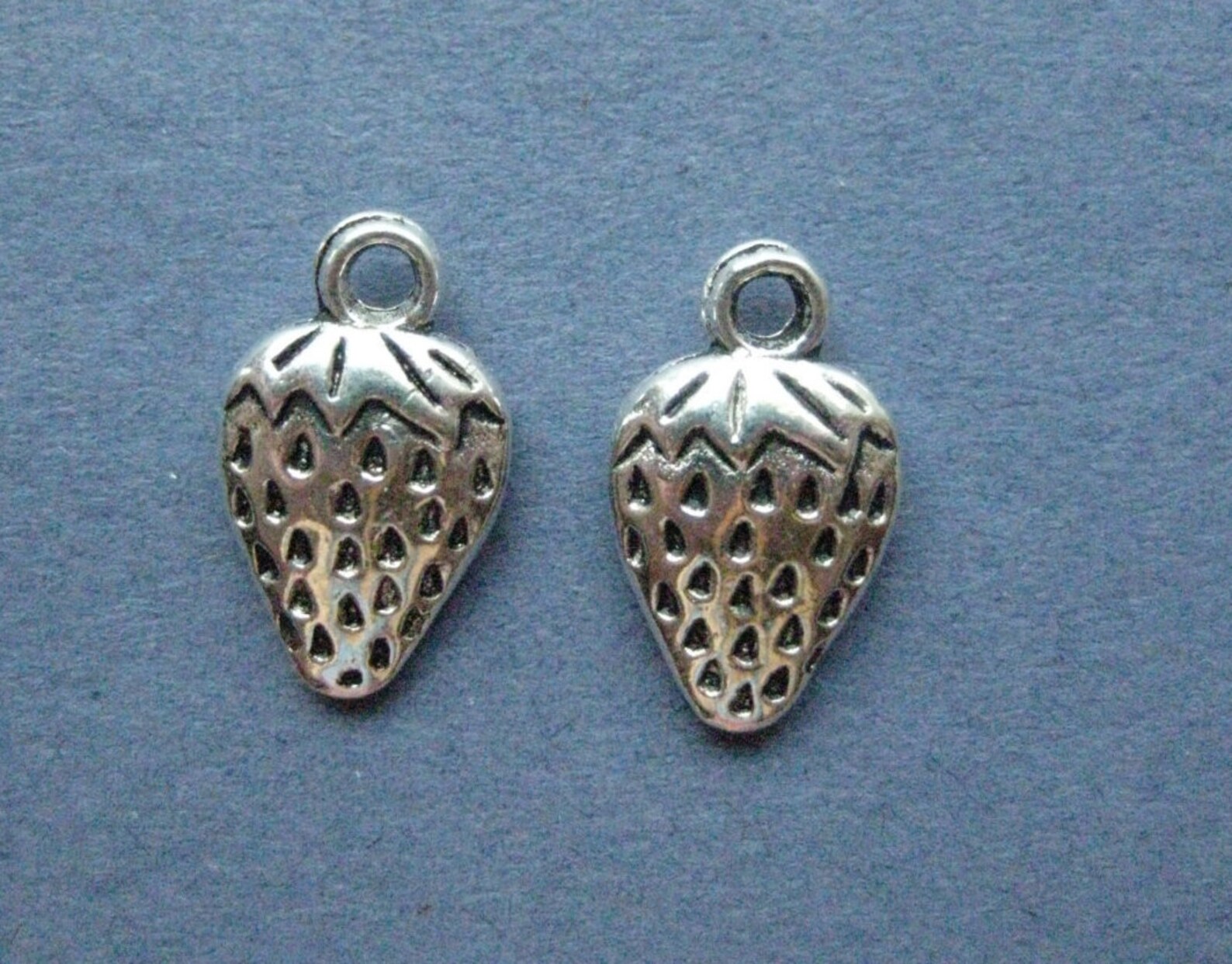 10 Strawberry Charms Strawberry Pendants Fruit Charm - Etsy