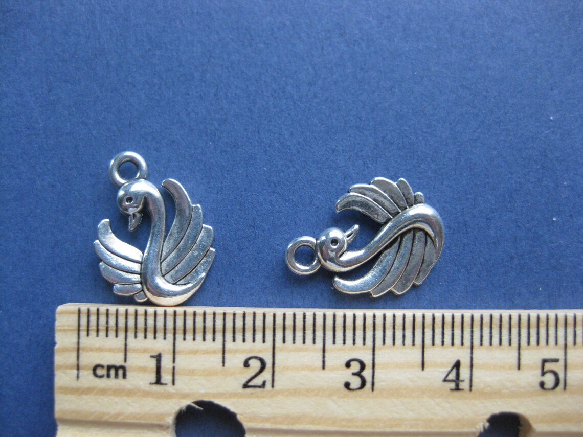 10 Swan Charms - Swan Pendant - Swans - Animal Charm - Antique Silver ...
