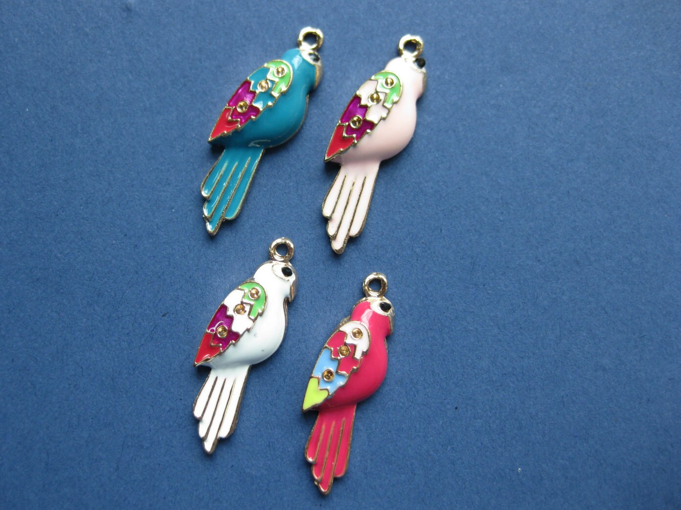 4 Parrot Charms Parrot Pendants Parrots Animal Charm | Etsy