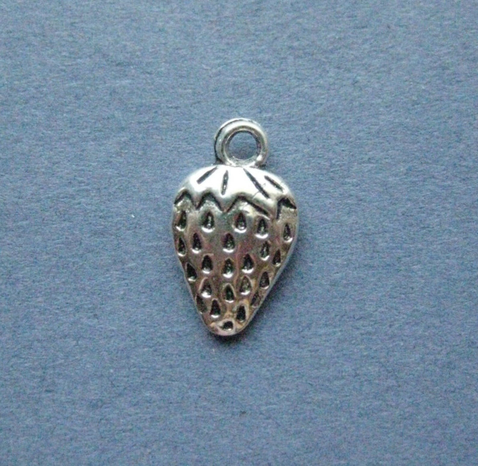 10 Strawberry Charms Strawberry Pendants Fruit Charm - Etsy