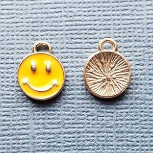 5 Smiley Face Charms - Smiley Face Pendants - Smiley Face - Smile Face ...