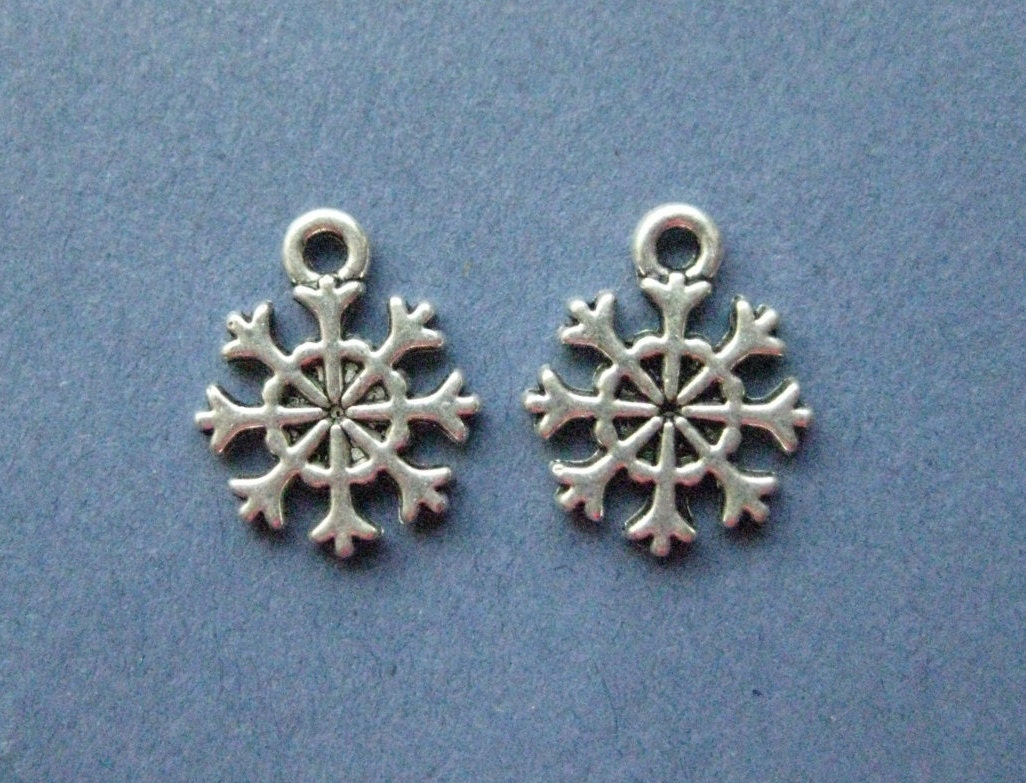 10 Snowflake Charms Snowflake Pendants Snowflake Antique | Etsy