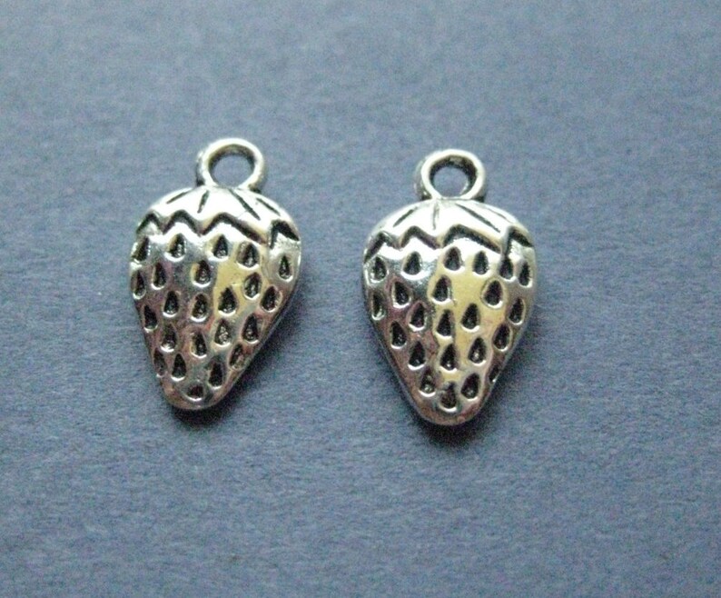 10 Strawberry Charms - Strawberry Pendants - Fruit Charm - Fruit ...