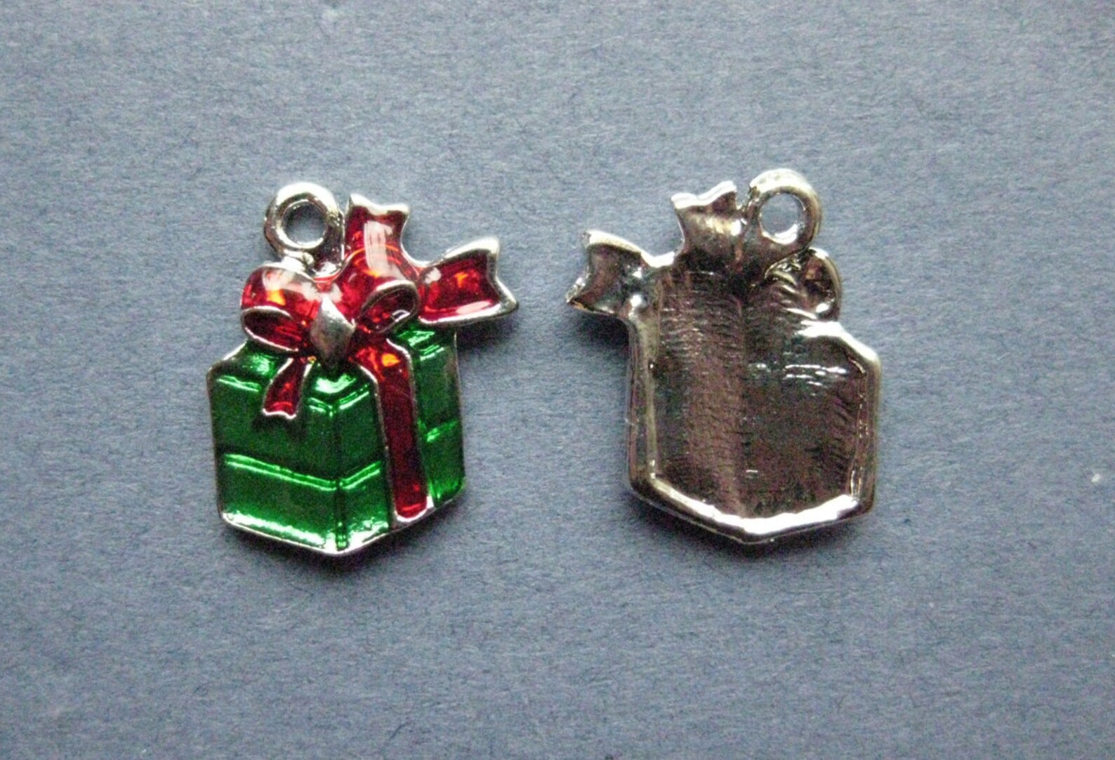 5 Present Charms - Present Pendants - Christmas Presents - Gift ...