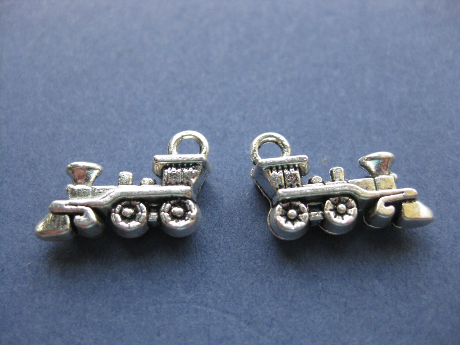 5 Train Charms - Train Pendants - Train- Train Engine - Trains ...