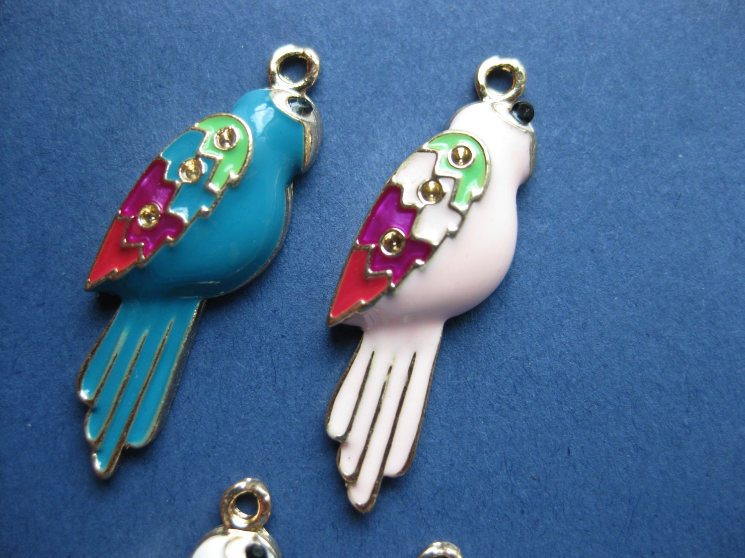 4 Parrot Charms Parrot Pendants Parrots Animal Charm | Etsy