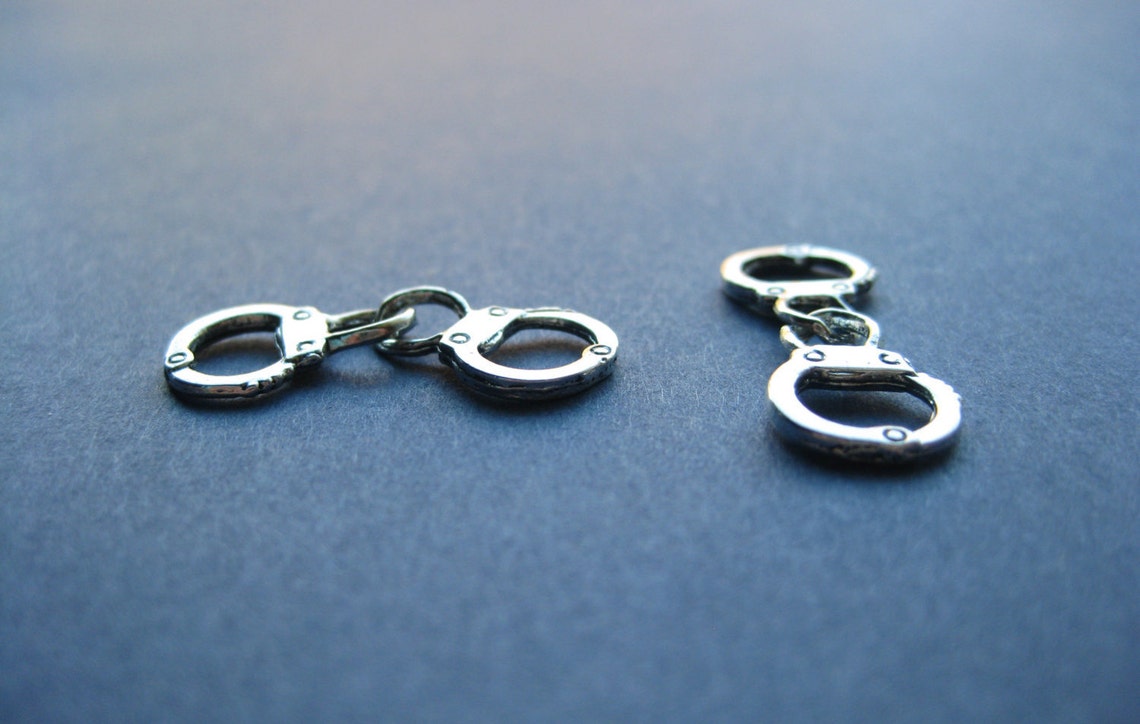 10 Handcuff Charms Handcuff Pendants Handcuffs Antique - Etsy