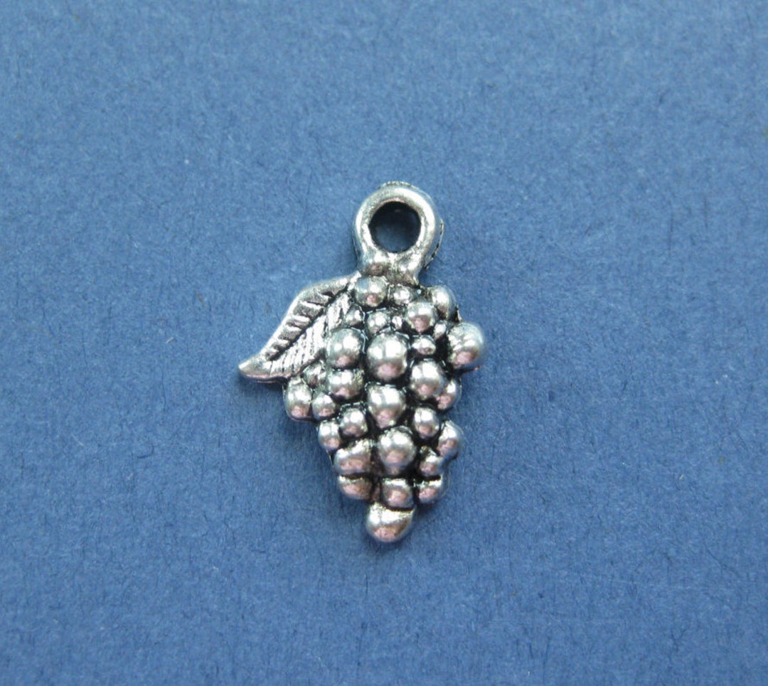 10 Grape Charms - Grape Pendants - Food Charm - Fruit Charm - Grapes ...