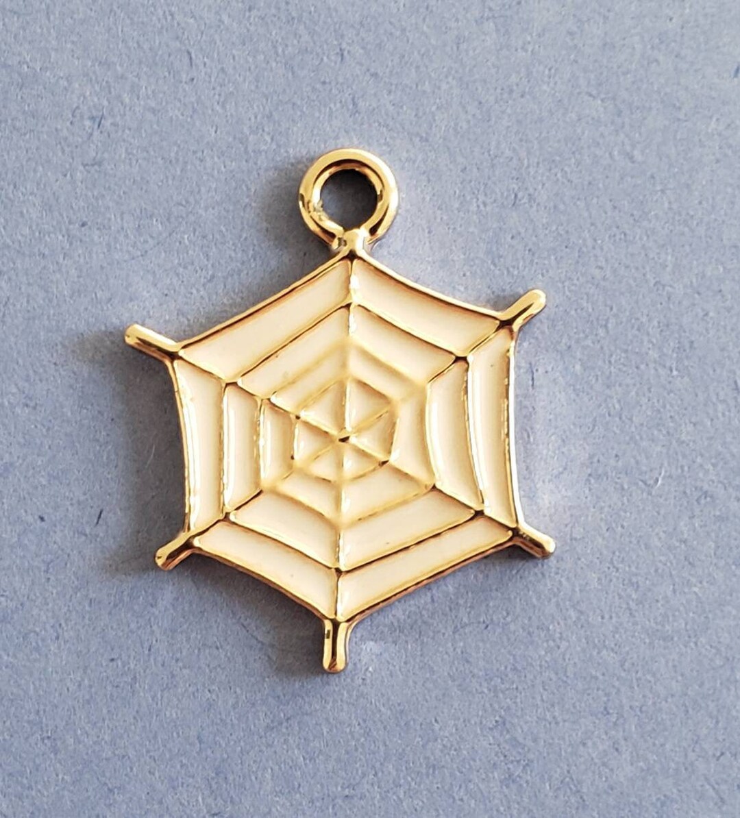 5 Spider Web Charms - Spider Web Pendants - Halloween Charm - Spiderweb ...