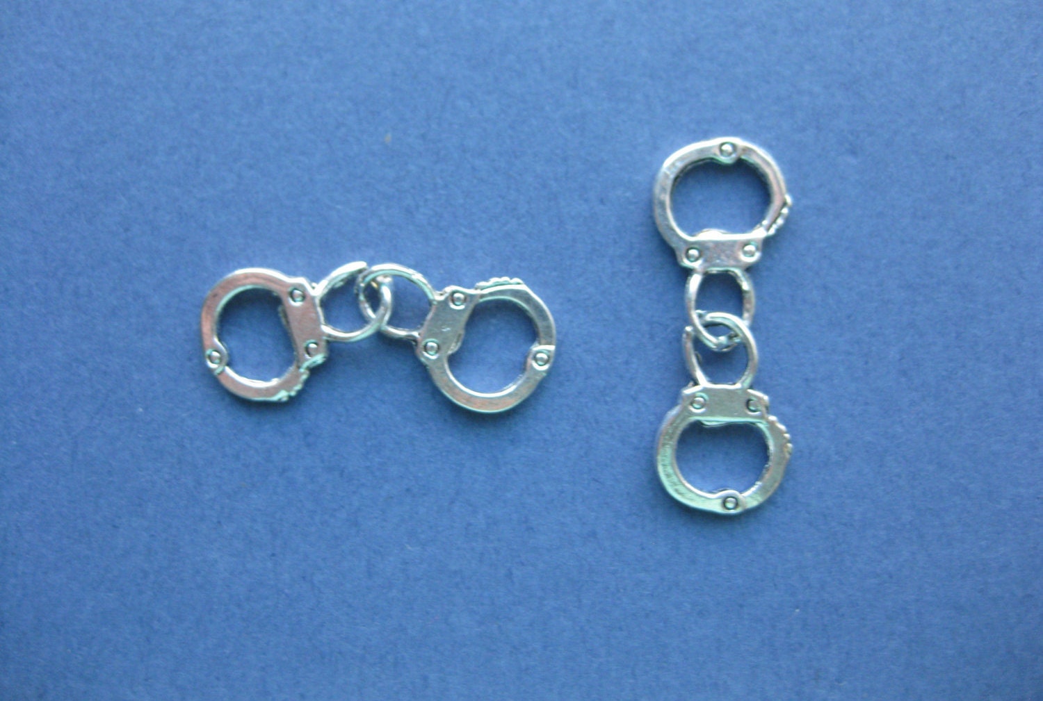 10 Handcuff Charms Handcuff Pendants Handcuffs Antique - Etsy