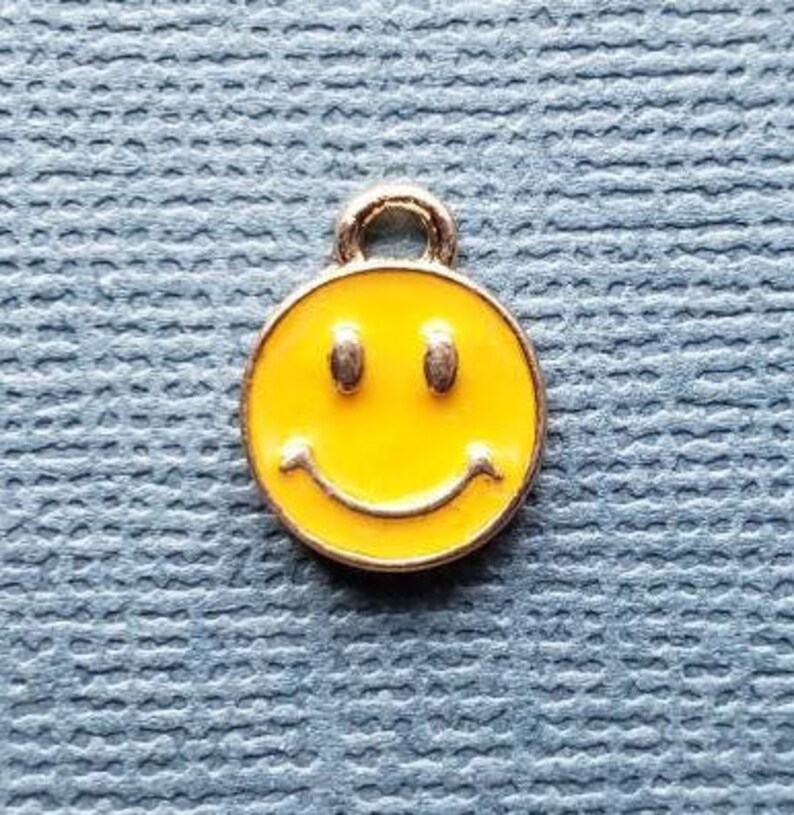 5 Smiley Face Charms Smiley Face Pendants Smiley Face - Etsy
