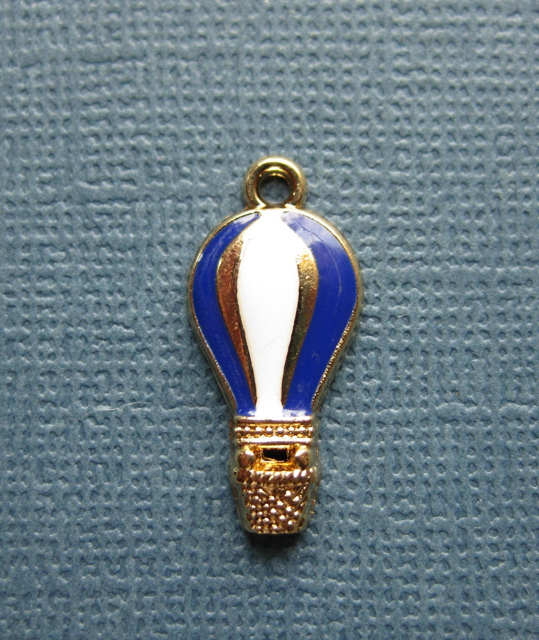 5 Hot Air Balloon Charms - Hot Air Balloon Pendants - Gold Tone and ...