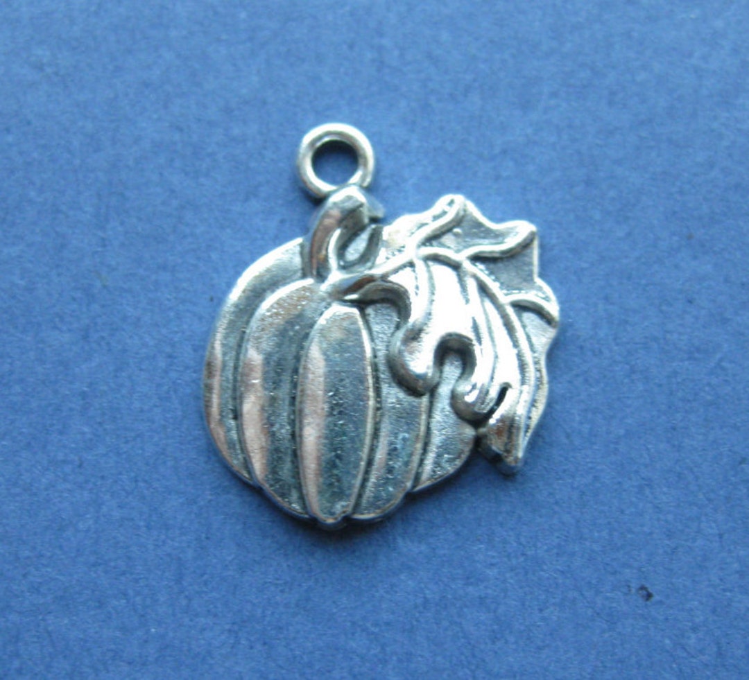 5 Pumpkin Charms - Pumpkin Pendants - Halloween Charm - Thanksgiving ...